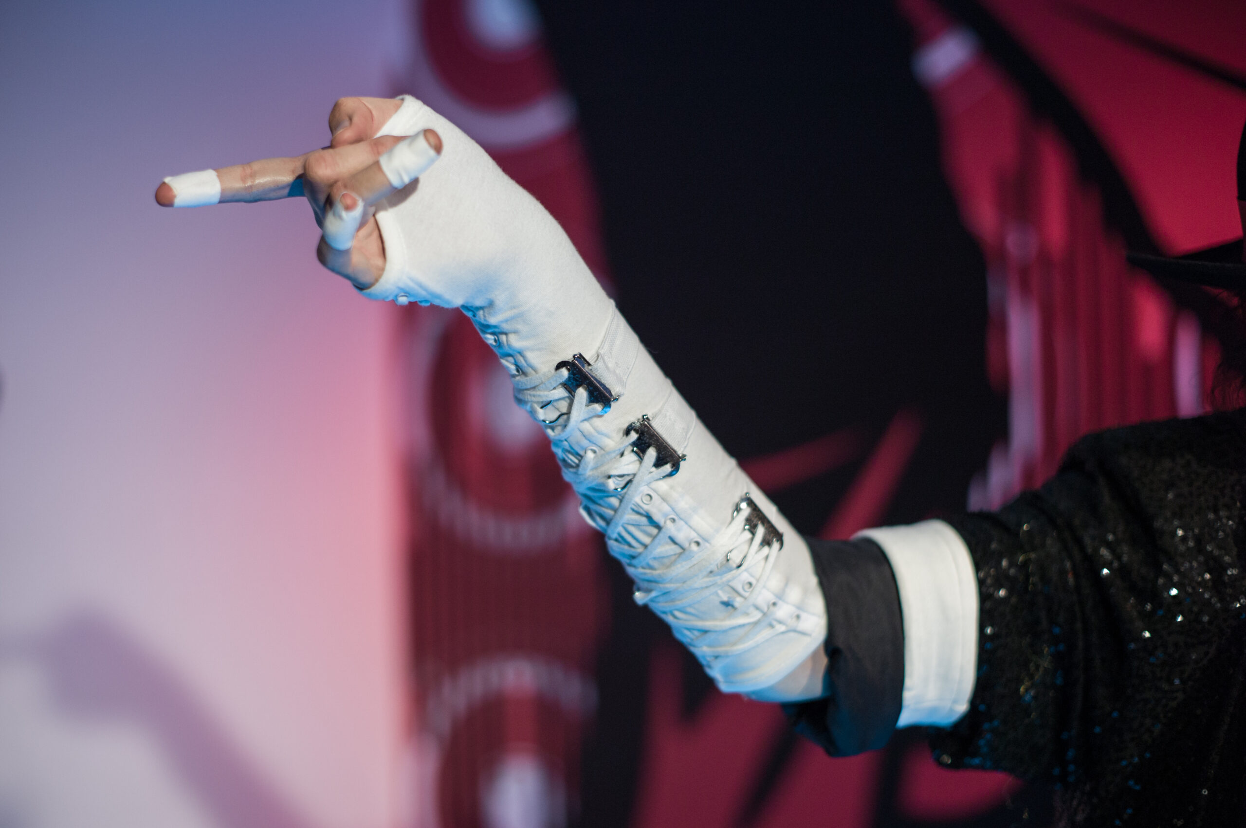 legendary-hand-of-mj-2022-11-15-14-15-09-utc-1 - Charlotte Stories