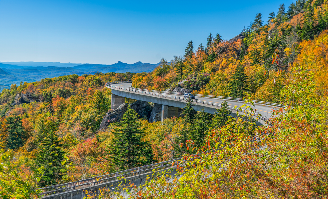 Here’s When Fall Colors Are Predicted To Peak in North Carolina in 2025