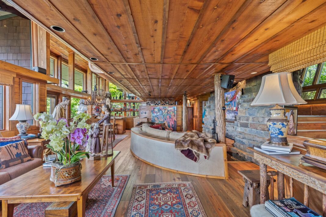 Burt Reynolds' North Carolina Mountain Retreat Just Hit The Market For ...